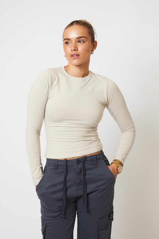 ESSENTIAL COLLECTION – Dès Vu